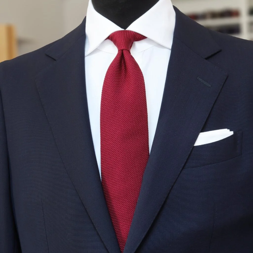 10 Stylish Navy Blue Suit, Shirt And Tie Combinations - The Noble Dandy