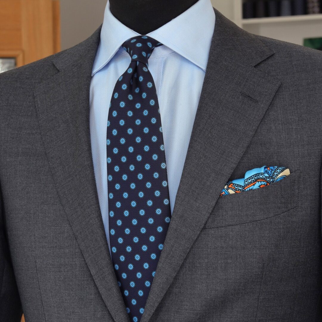 10 Stylish Charcoal Grey Suit, Shirt And Tie Combinations - The Noble Dandy
